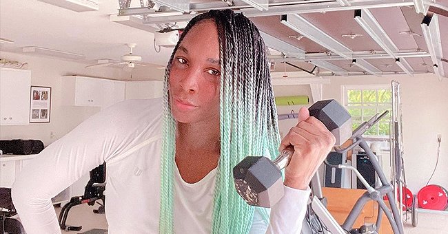 Venus Williams Looks Cool Makeup-Free with Blue Braids during Workout ...