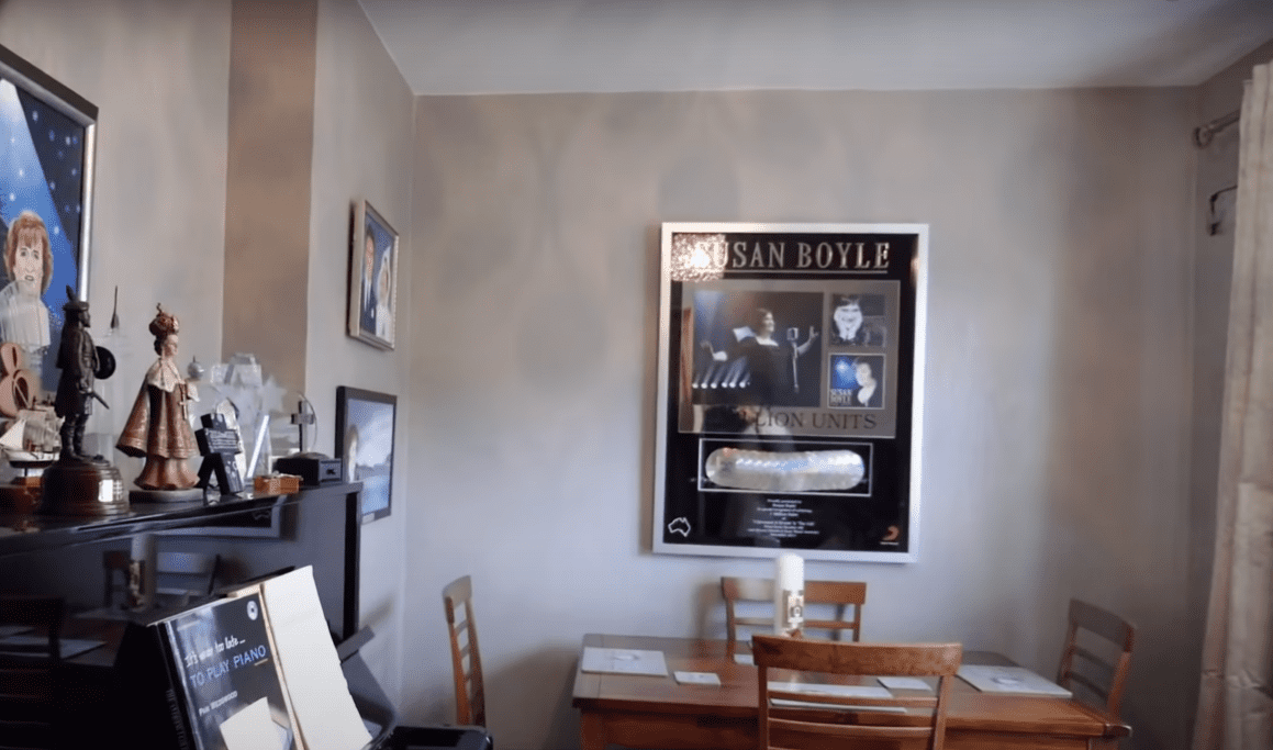 Susan Boyle Spent Tough Childhood in Modest Home & Still Lives There ...