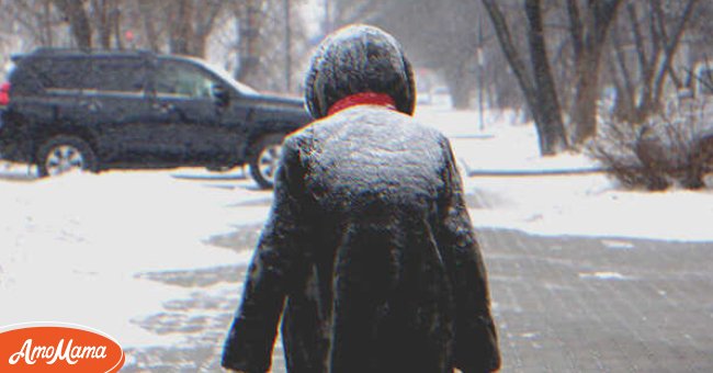 Old Lady Shares Gas with Man Rushing to Sick Mom, Her Kindness Is ...