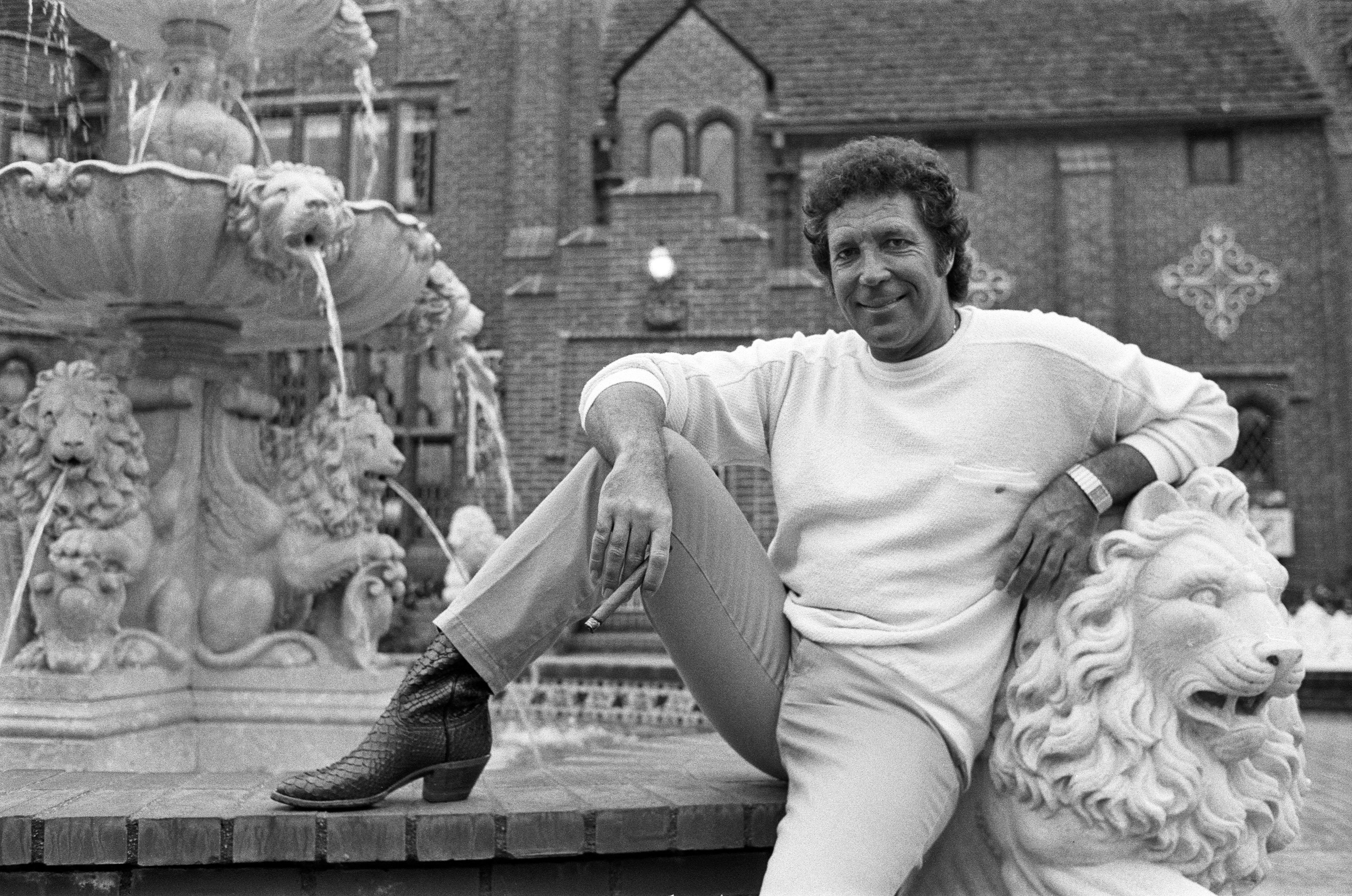 Inside Tom Jones' Former LA Mansion Decorated by Wife of 59 Years – Her ...