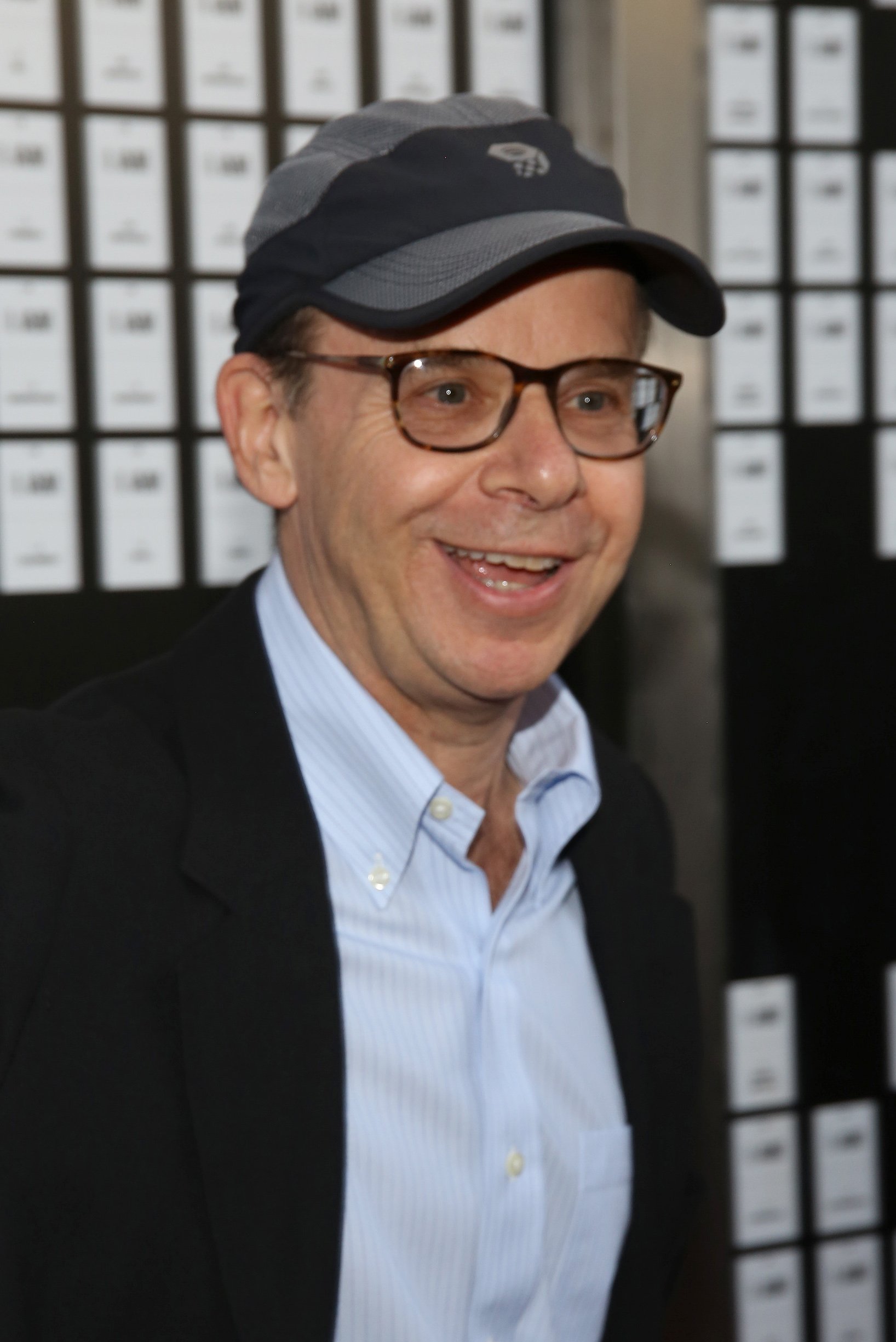 Rick Moranis Sacrificed Career to Raise His Kids Alone after Their ...
