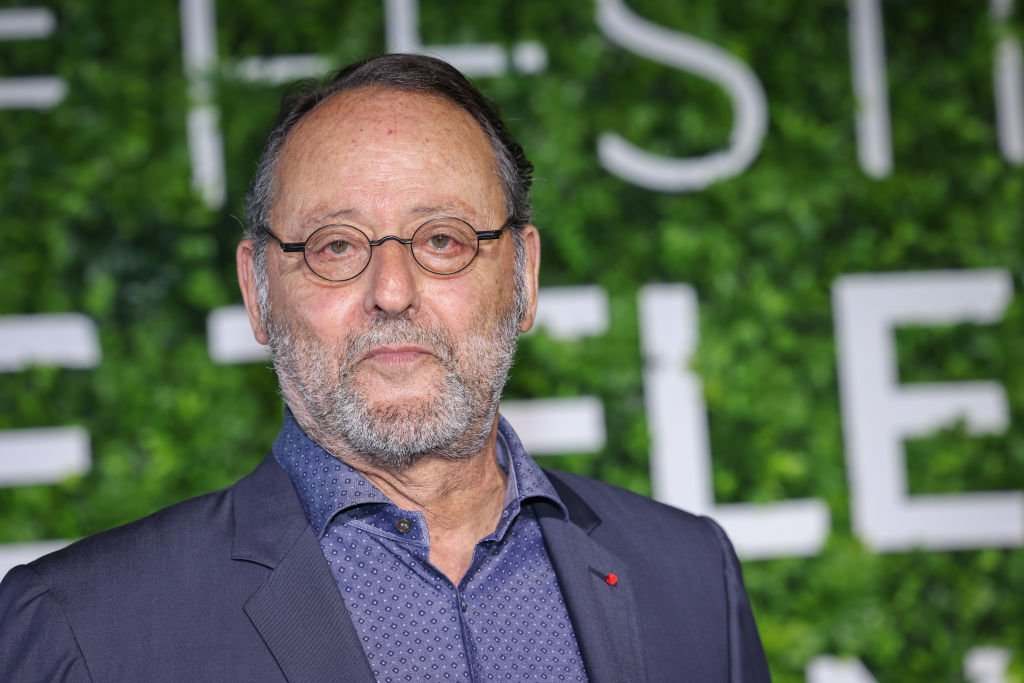 Jean Reno, père de 6 enfants, choisit une vie à la campagne avec sa ...