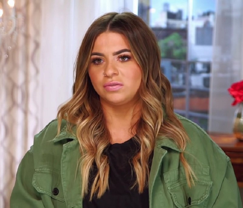 Victoria Caputo Is Praised for Body-Positive Photos as She Poses ...