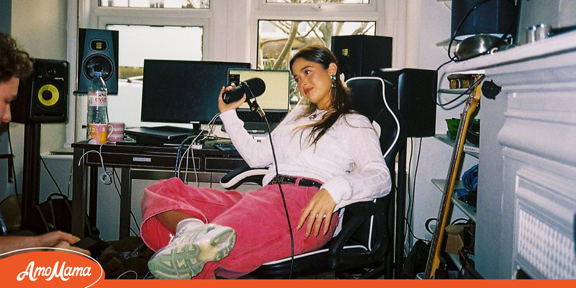 Lola Consuelos' Fans Beg for New Song after She Is Seen with a Mic in ...