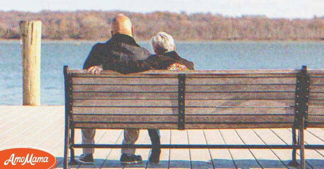 Kinder erfahren, dass ihre 62-jährige Mutter einen jüngeren Mann sieht ...