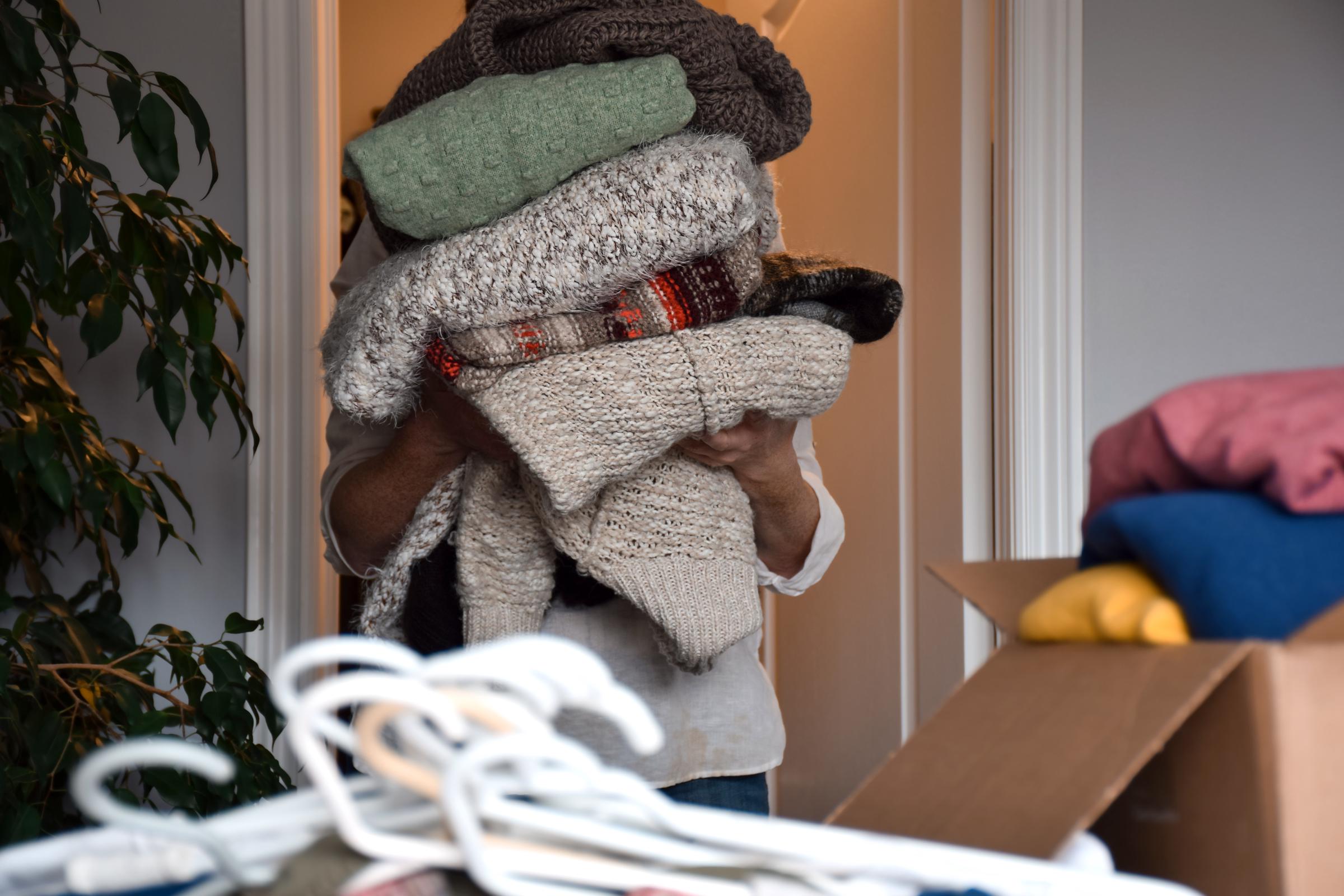 Dressing After 60: The Everyday Style Habits That Can Quietly Dull Your ...