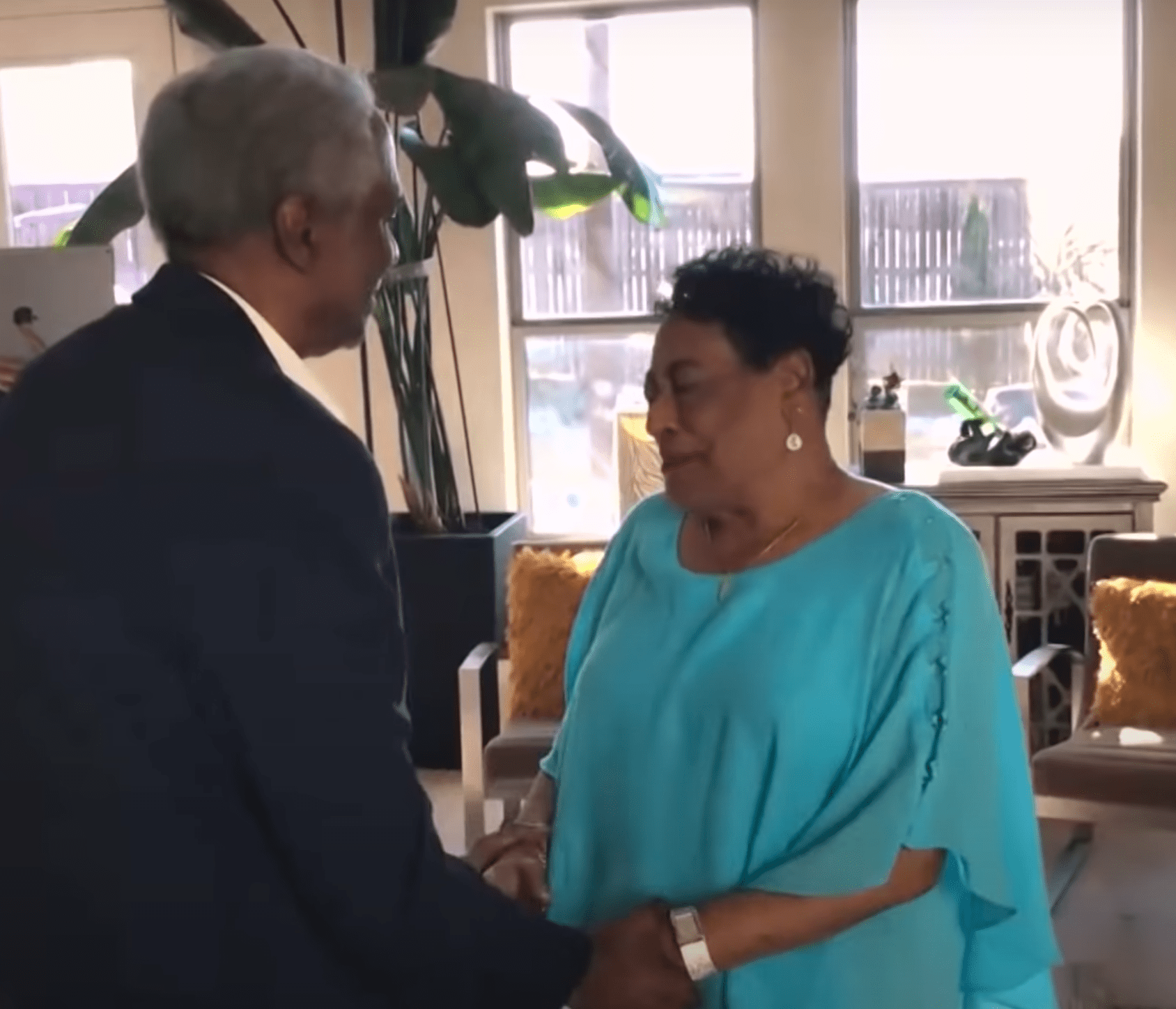 Siblings Reunite 74 Years after Being Separated When Their Mother ...