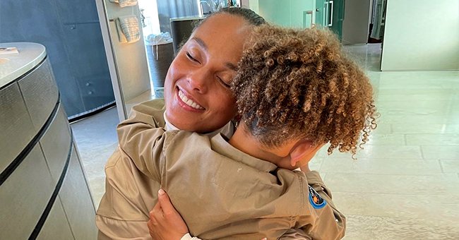 Alicia Keys Shares a Photo & Video with Her Mom on Mother's Day and ...