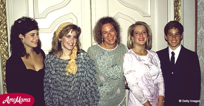 Who Are Carole King's 4 Kids? Louise, Sherry, Molly and Levi Are the ...