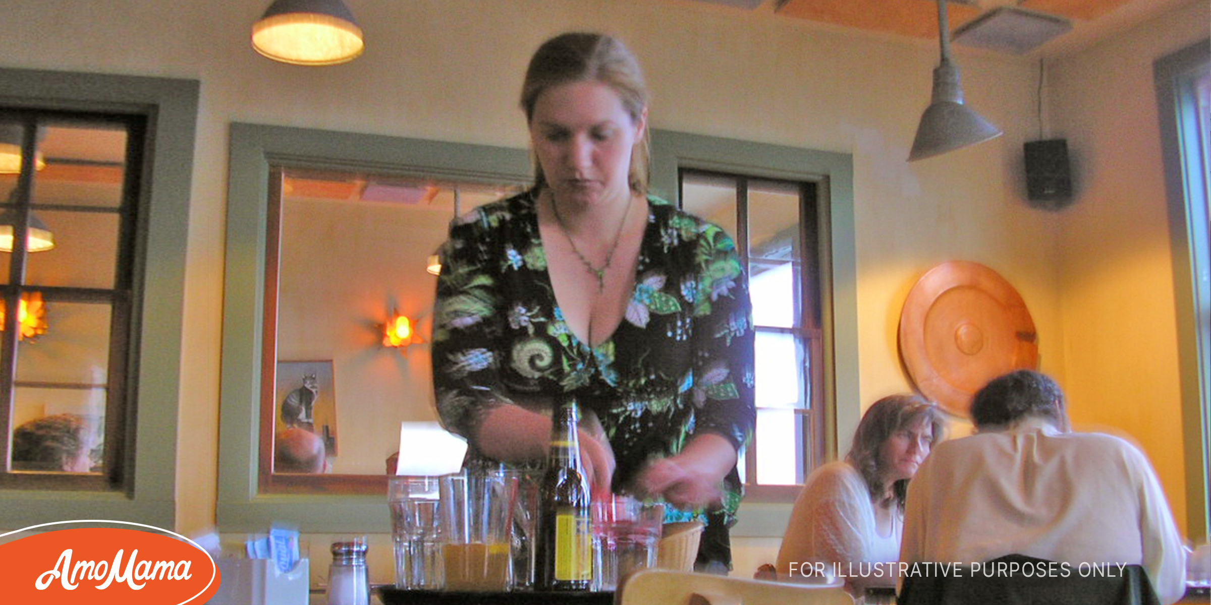 Boss Catches Waitress Stealing Pizza Leftovers from Café, Calls Her to ...