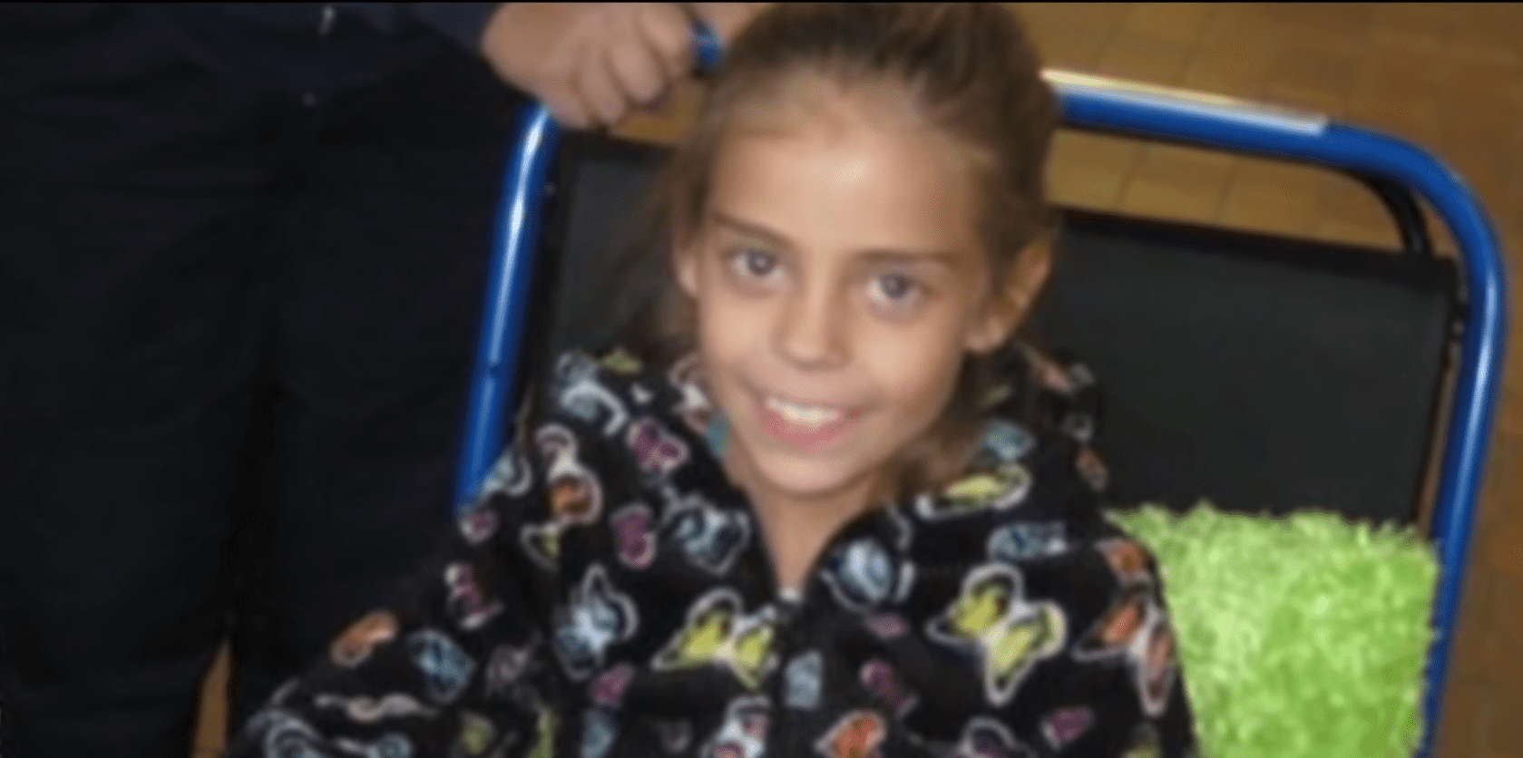 Little Girl Shaves Head to Support Her Ill Friend, Gets Kicked Out of ...