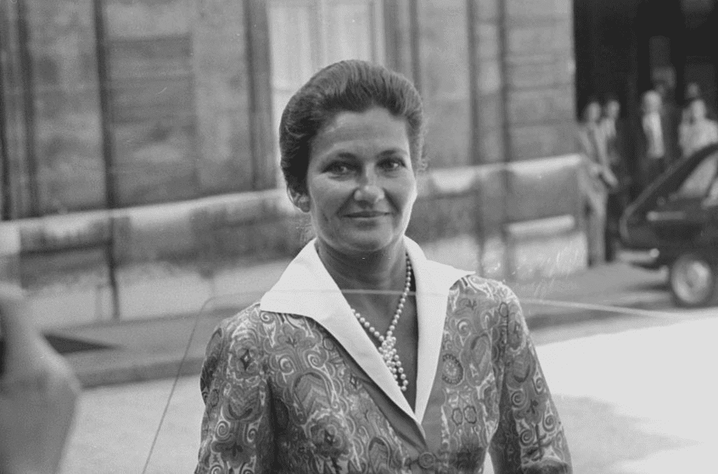 La Roche-sur-Yon : La statue de Simone Veil vandalisée une semaine ...