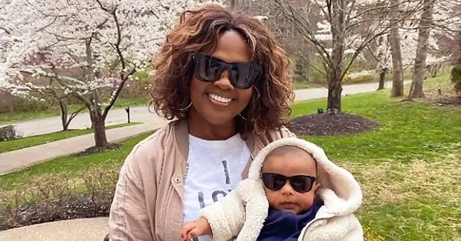 CeCe Winans Shows Resemblance to Her Mom & Daughter as They Pose in ...