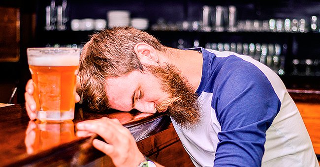 Witz des Tages: Typ betritt eine Bar und bestellt sich ein Bier