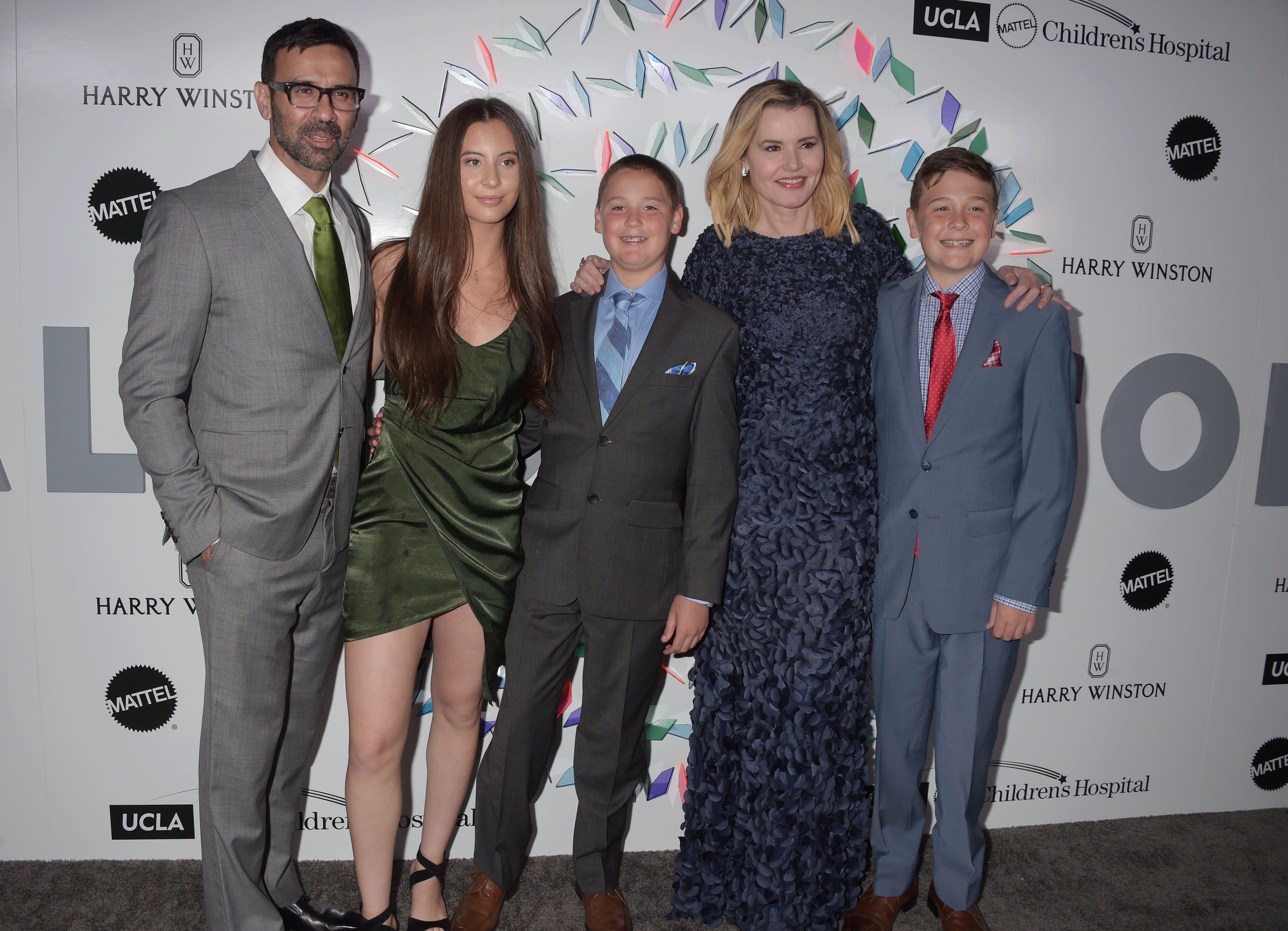 Geena Davis' 15-Year Younger Husband & Dad of Her 3 Kids Demanded ...