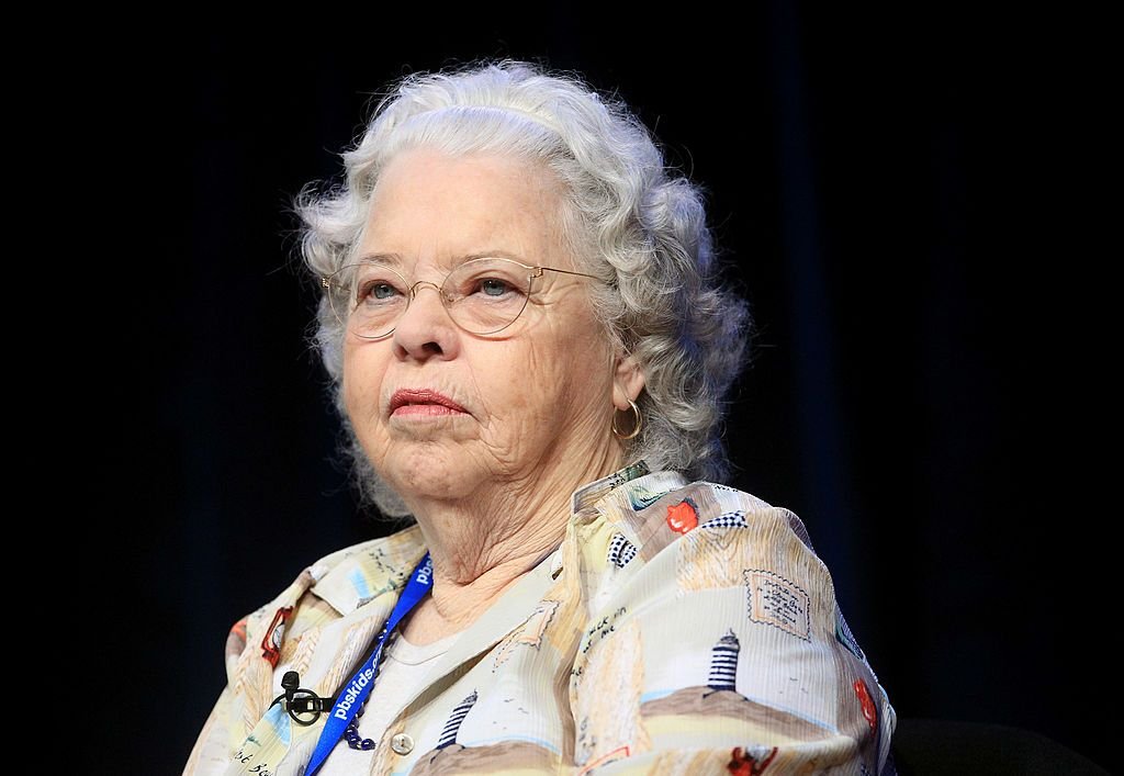 Fred Rogers Was Happily Married to Wife of 50 Years despite Almost ...