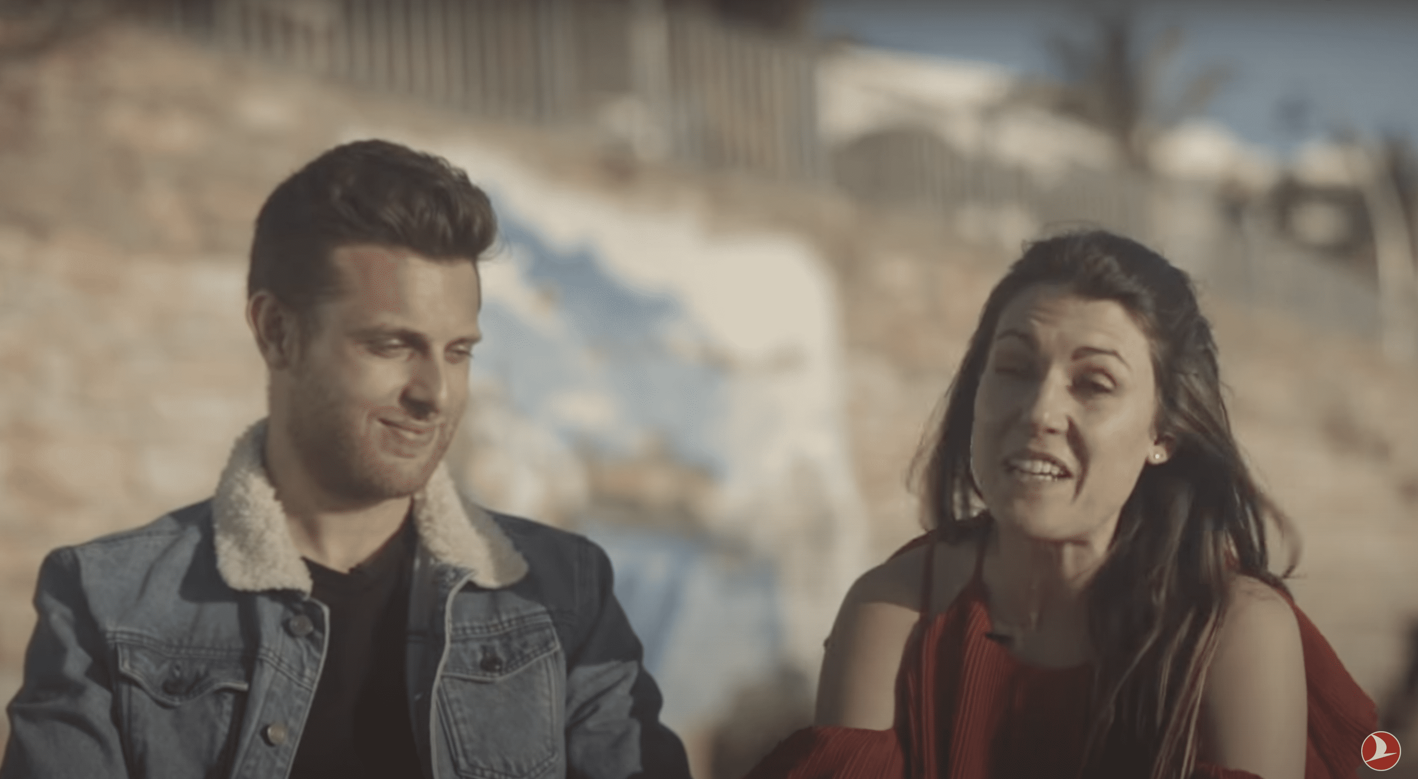 Woman Is Set to Marry Fiancé, Gets Old Photo from Her Mom and Sees Him ...