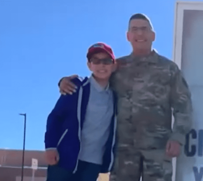 Boy Can't Hold His Emotions When Military Dad Appears in a Photo Taken ...