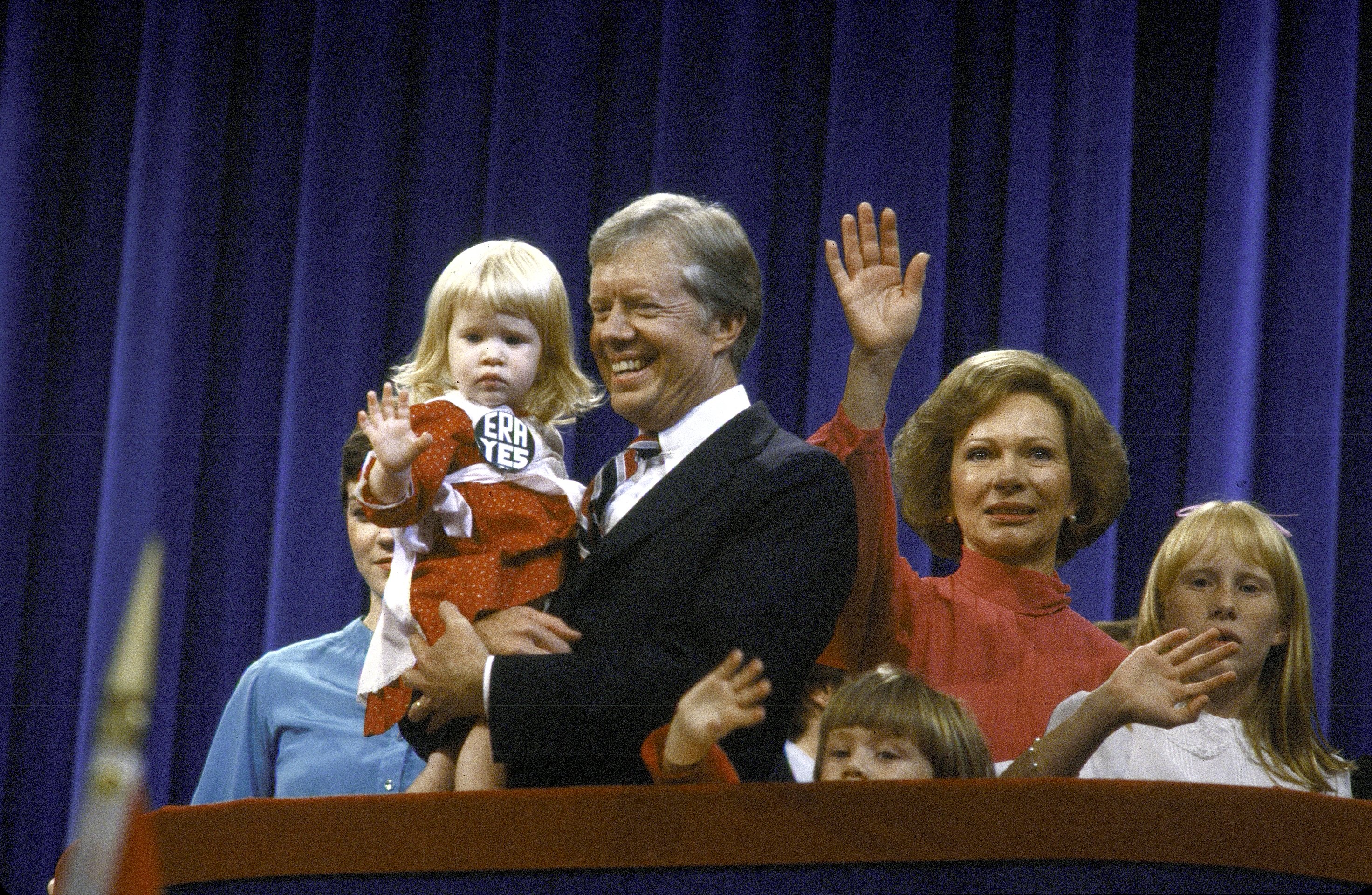 Jimmy Carter Still Kisses Love of 76 Years before Bed at 98 & Enjoys ...